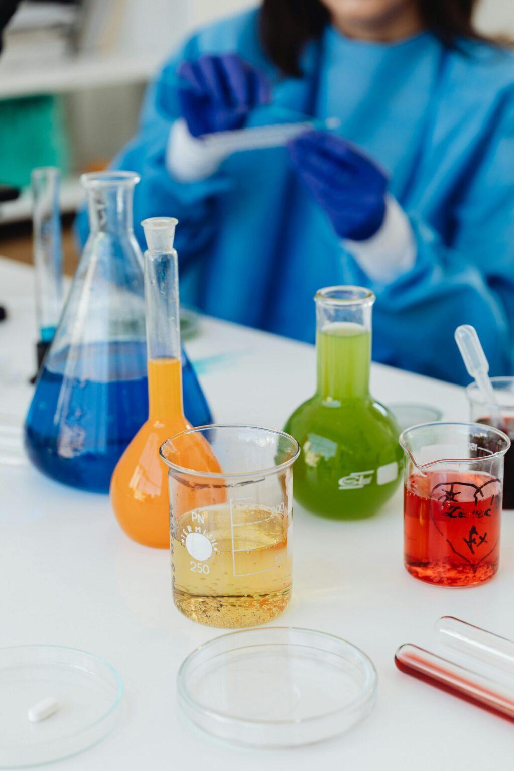 Extractables & Leachables (E&L) Studies | Materials Metric | CRO